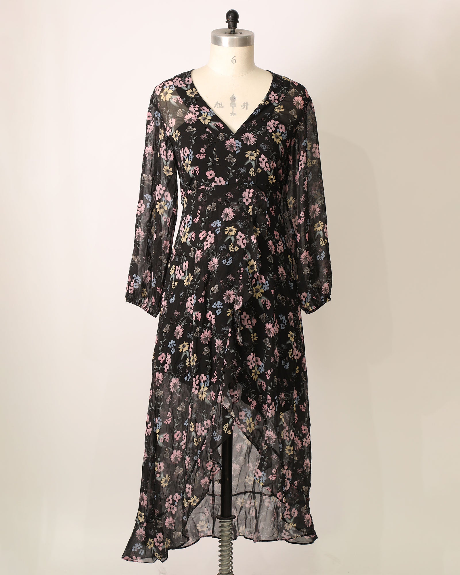 Asymmetrical Hem Long Sleeve Maxi - Black Floral – Belle & Bloom