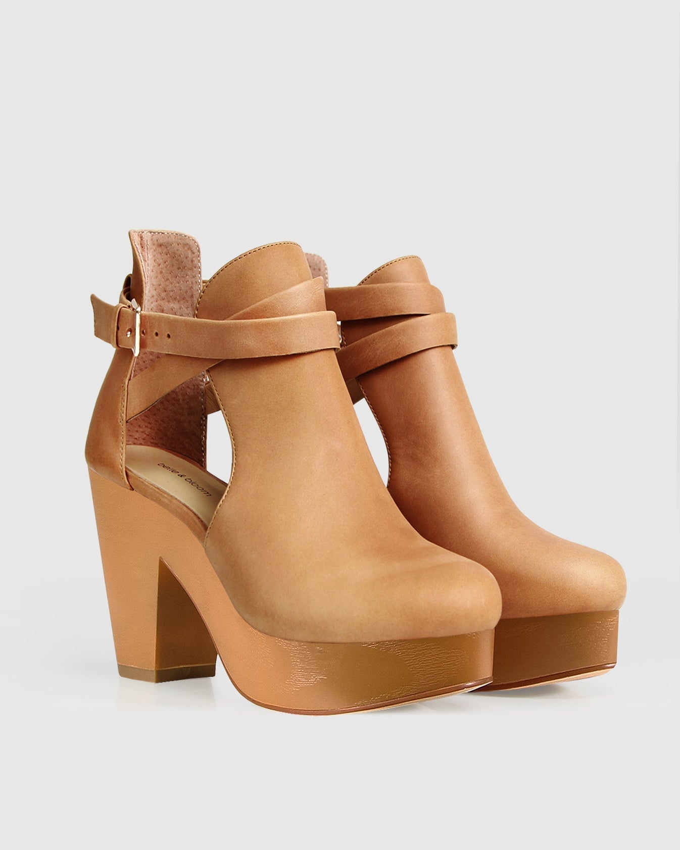 Fearless Clog Ankle Boot - Tan – Belle & Bloom
